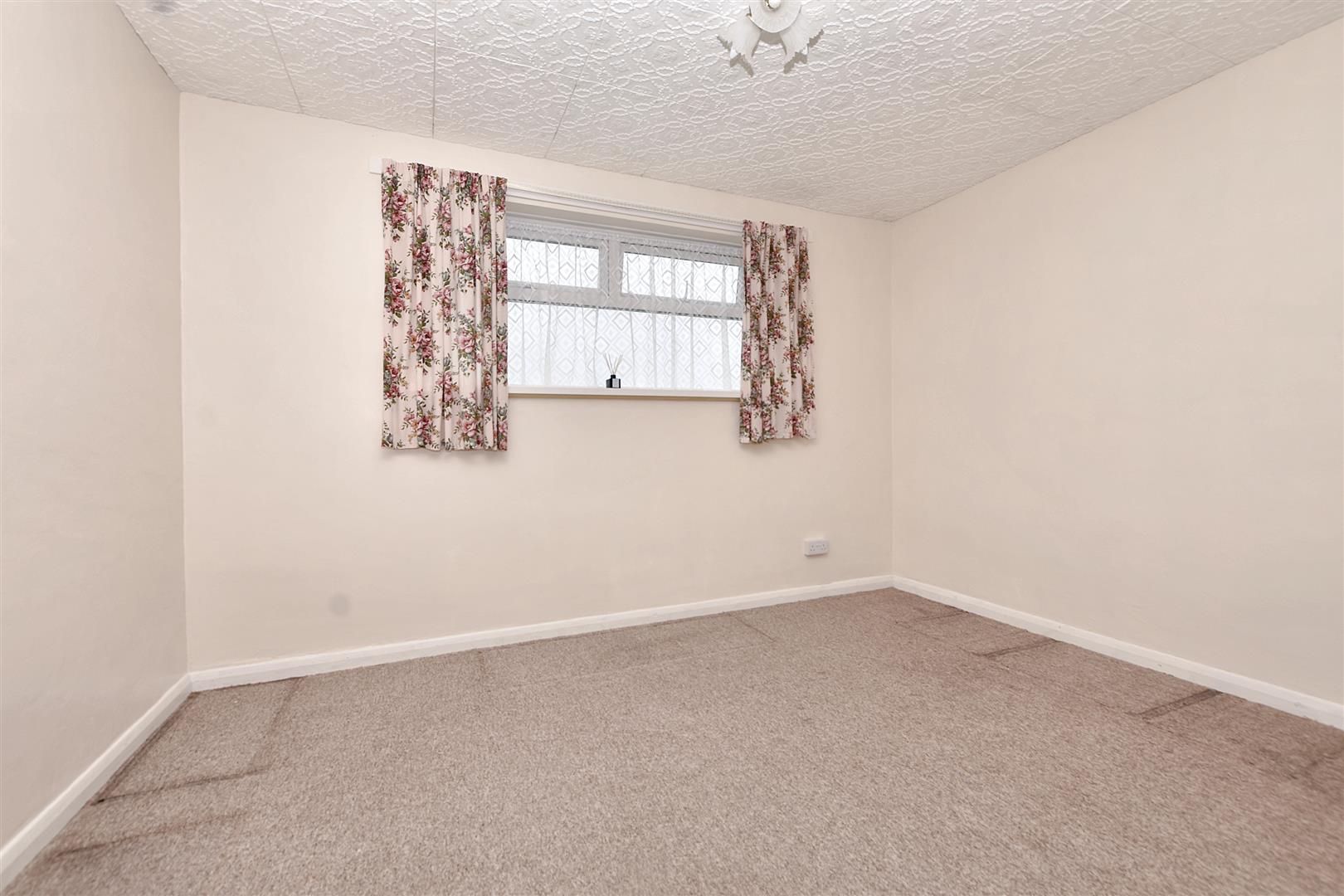 Property Details for The Square, Pevensey Bay, Pevensey - Town Property ...